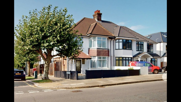 NEW PRICE!! Large 4 bedroom, 2 bathroom house in Hendon, available now