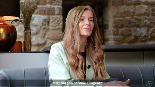 Get to Know Emma Wood : A Quick Fire 🔥 Q&A On Her Career