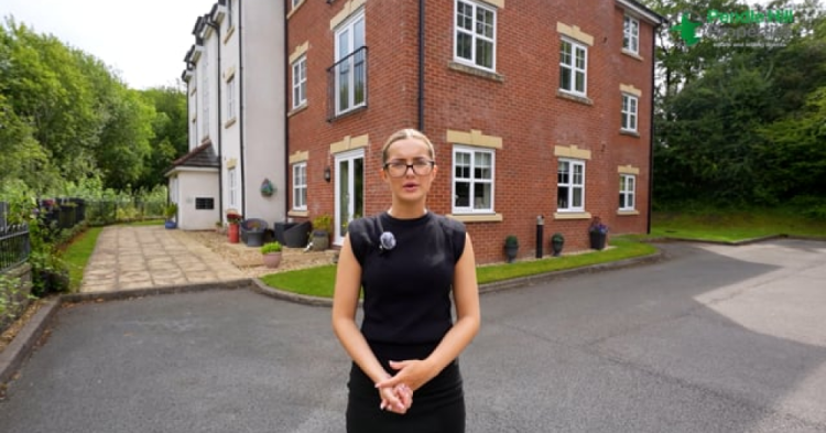 Through the Keyhole: 17 Barrow Brook Close